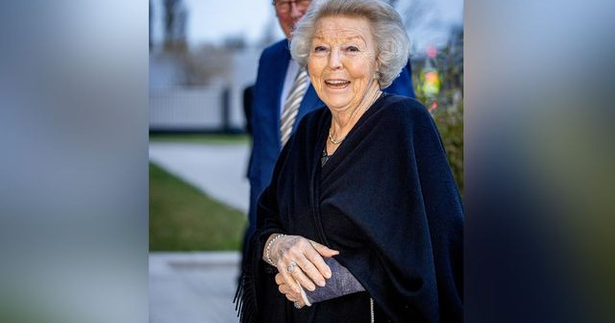 Beatrix der Niederlande: Erster Auftritt mit Gips nach ihrer Hand-OP ...