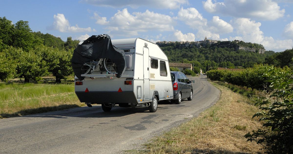 Fahren mit dem Wohnwagen: Worauf Sie achten müssen | BUNTE.de