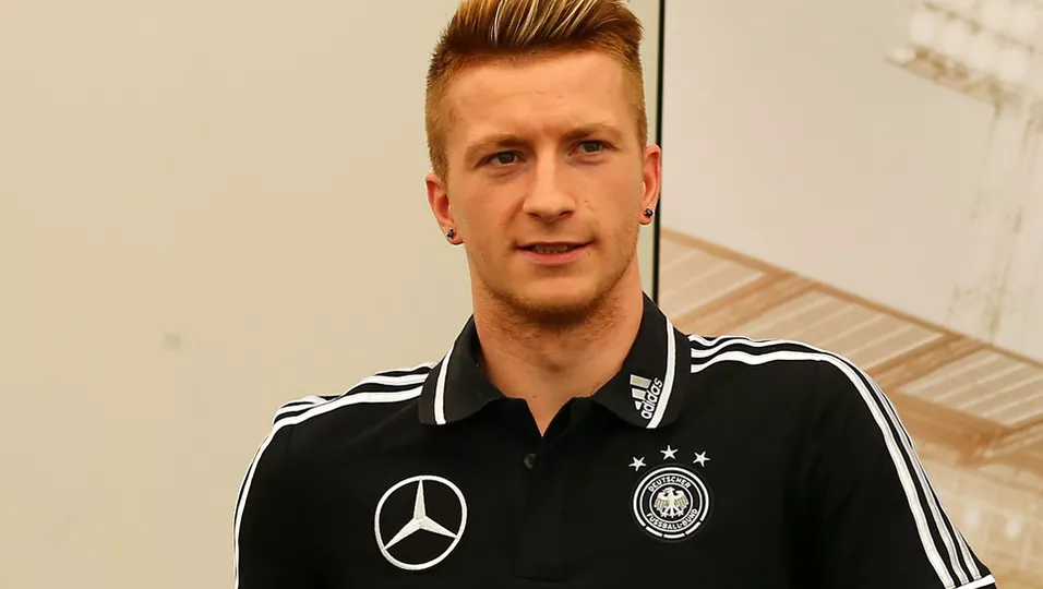 Marco Reus: Gute Laune beim Interview mit sich selbst | BUNTE.de
