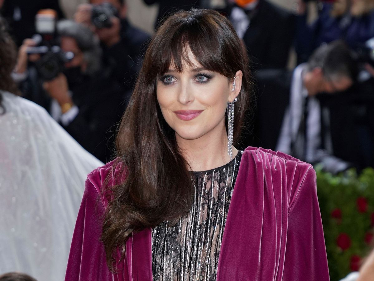 Dakota Johnson Iris See Photos Of Katy Perry, Daisy Edgar Jones And