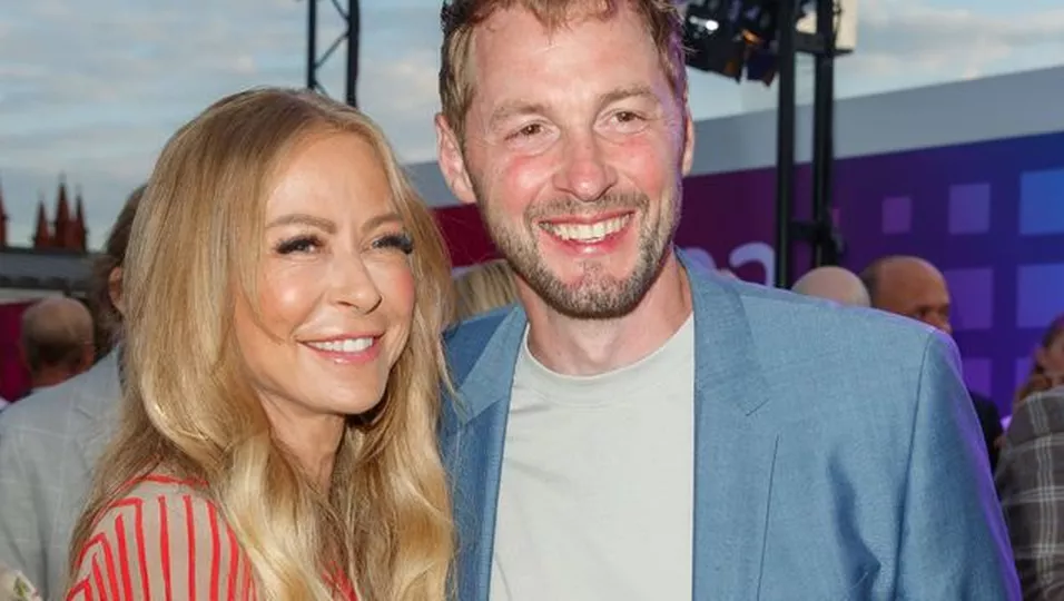 Mit TV-Kollegen geknutscht – das sagt Jenny Elvers selbst dazu | BUNTE.de