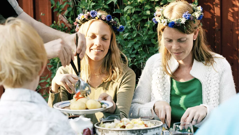 Feuer und Magie zur Sommersonnenwende: Rituale am längsten Tag des Jahres | BUNTE.de