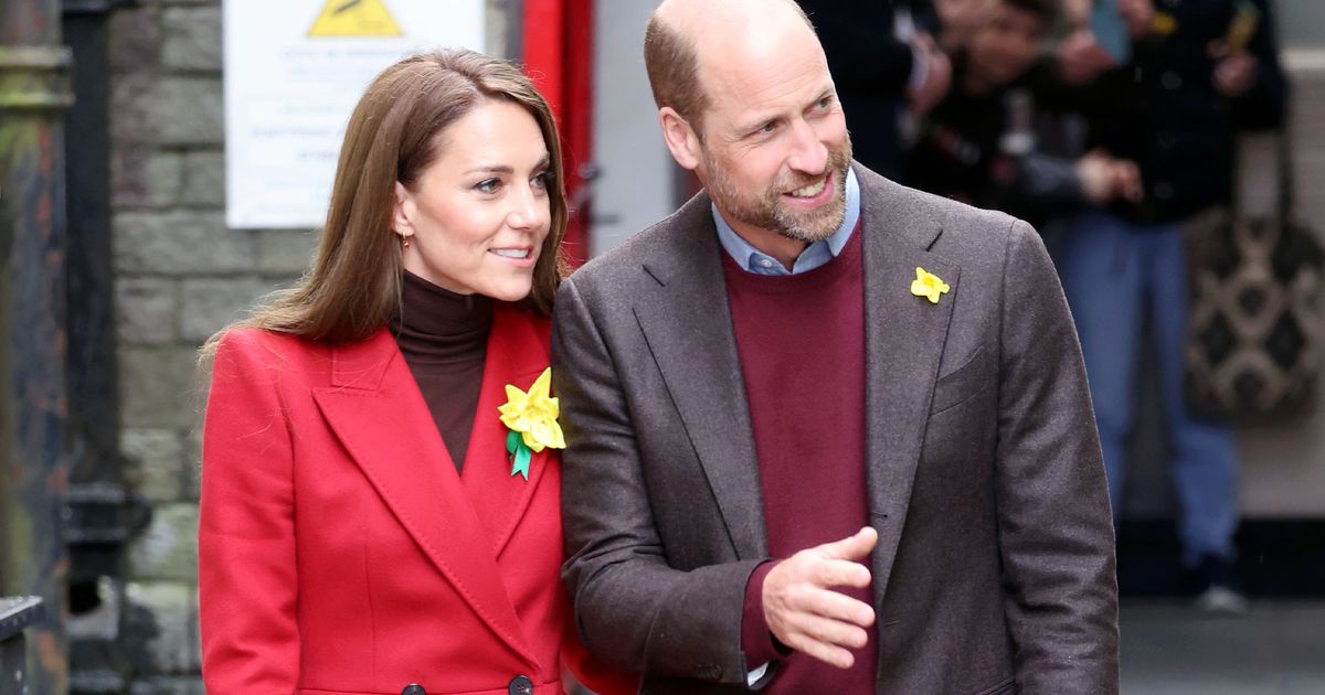 Inniger Moment: So gibt William seiner Kate Halt | BUNTE.de