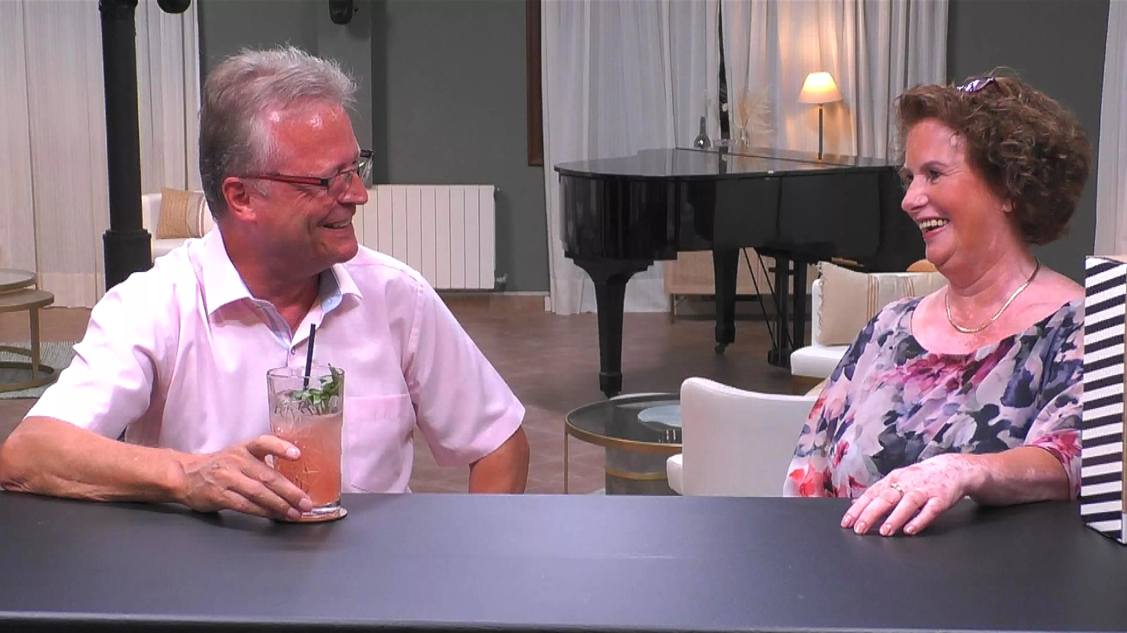 "First Dates Hotel": Nicolas Puschmanns Mama sucht mit 61 nach der ...