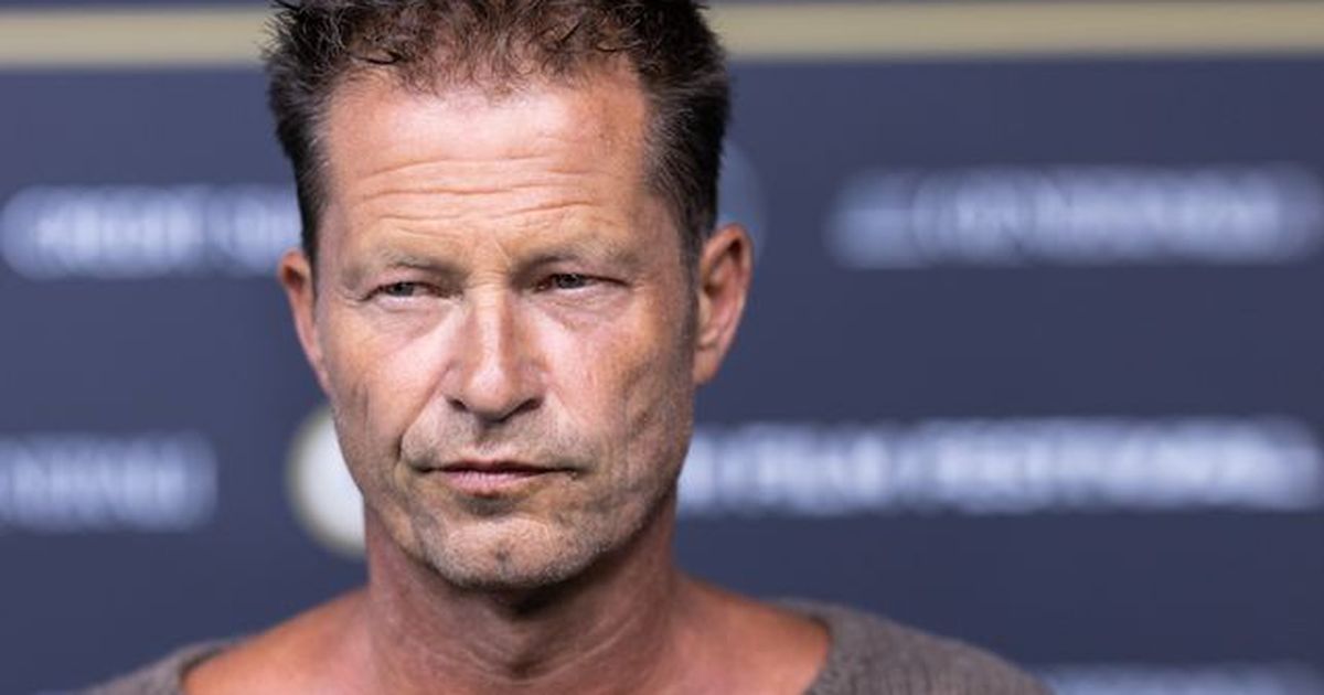 Les enfants de Til Schweiger prennent son téléphone portable avant une ...
