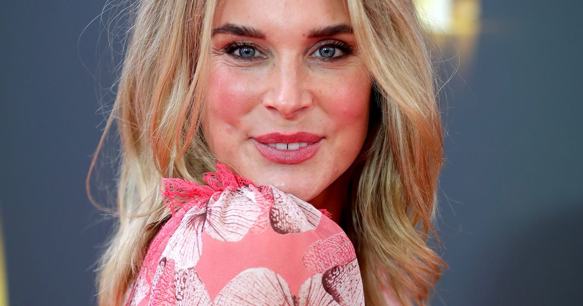 "Unter uns"-Star Claudelle Deckert: Zurück am Set der RTL-Serie! | BUNTE.de