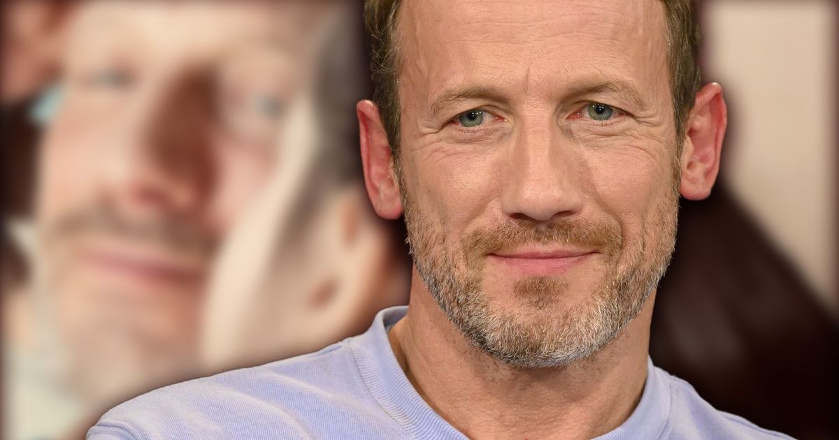 "Tatort"-Star Wotan Wilke Möhring: Niedliches Kuschelfoto mit seinen ...