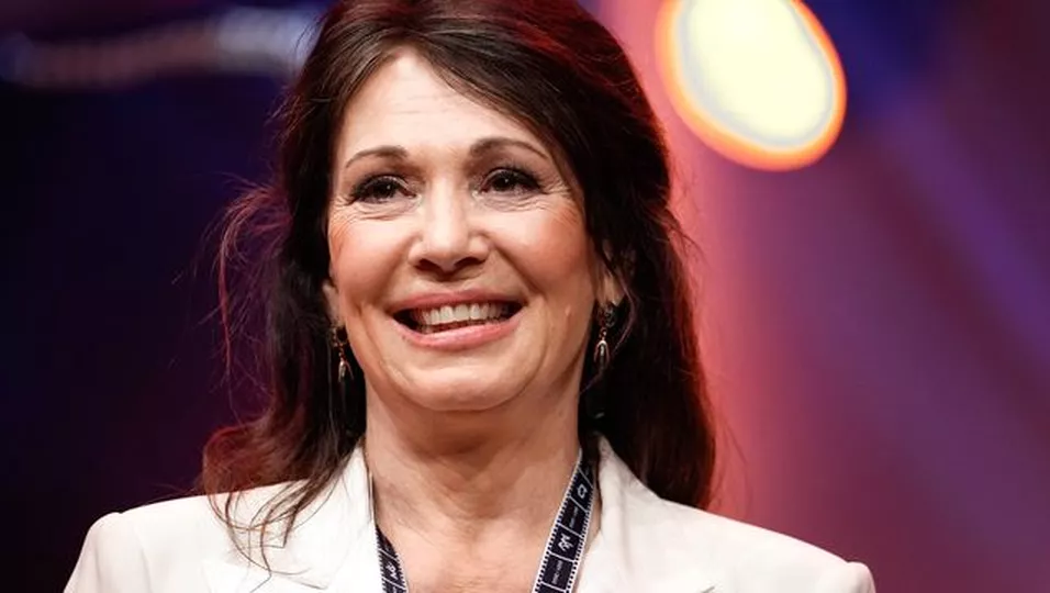 Iris Berben: Sie ließ ukrainische Flüchtlinge bei sich wohnen | BUNTE.de