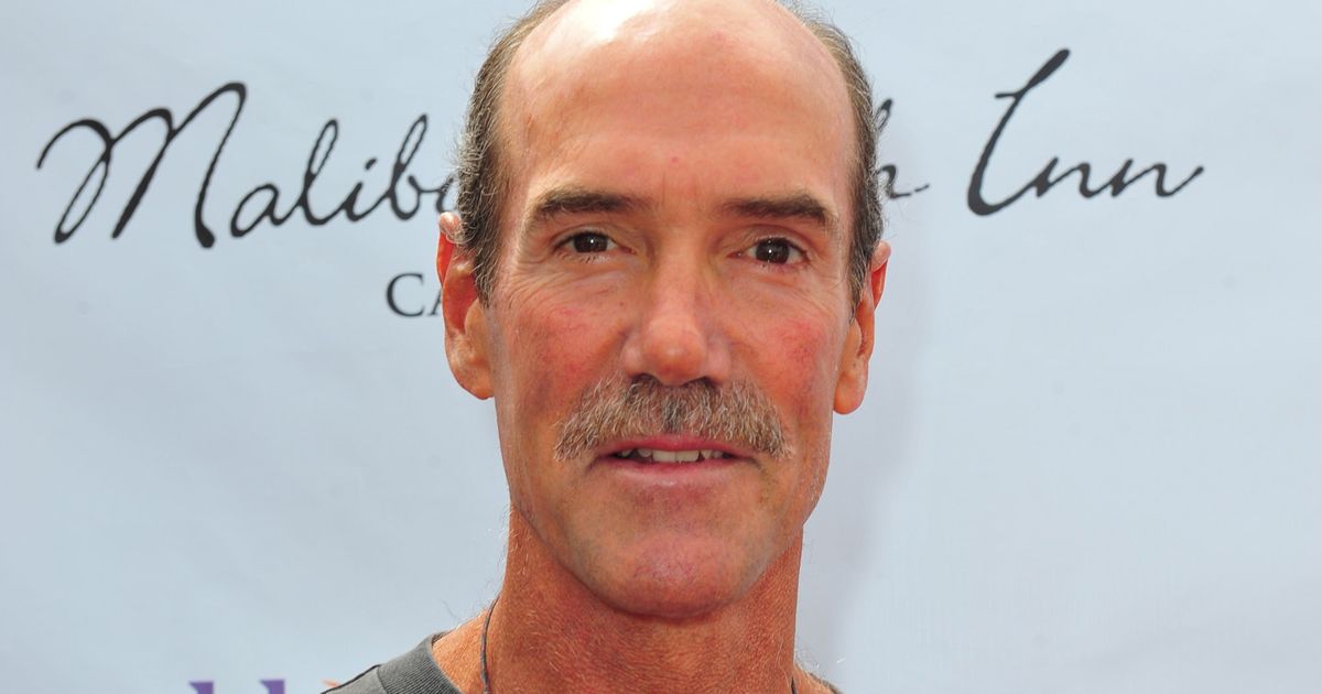 "Baywatch"-Star Mike Newman: Er kämpft seit 16 Jahren gegen Parkinson ...