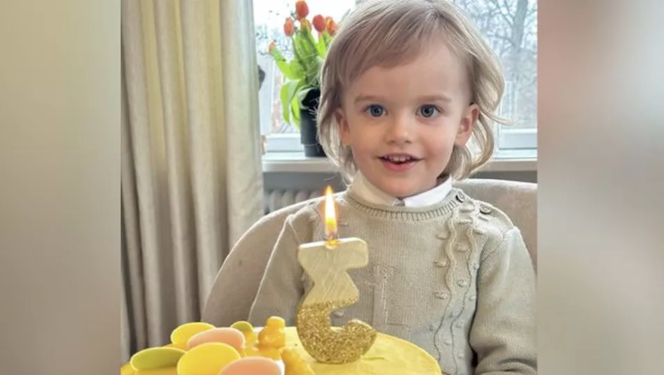 Zum 8. Geburtstag teilt Mama Sofia ein süßes Foto von Alexander | BUNTE.de