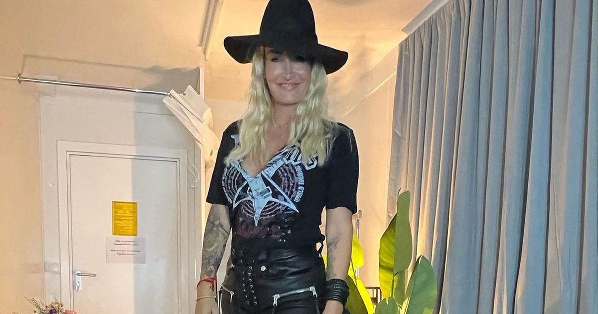 Sarah Connor begeistert ihre Fans im engen Lederoutfit | BUNTE.de