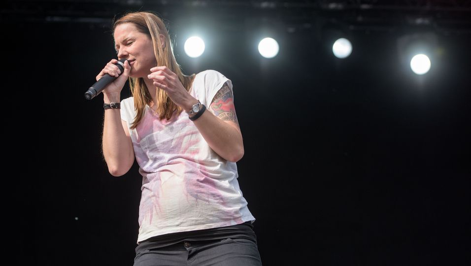 Christina Stürmer: Mutet sie sich zu viel zu? | BUNTE.de